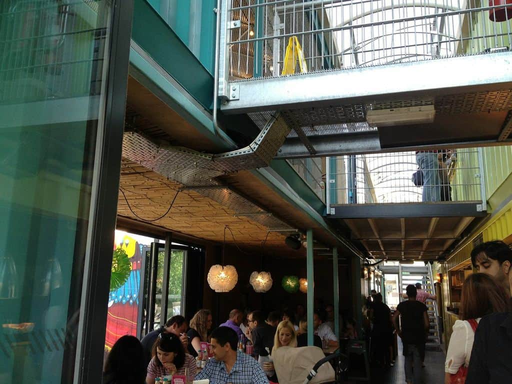 Shipping container restaurant Wahaca 10 - Adaptainer