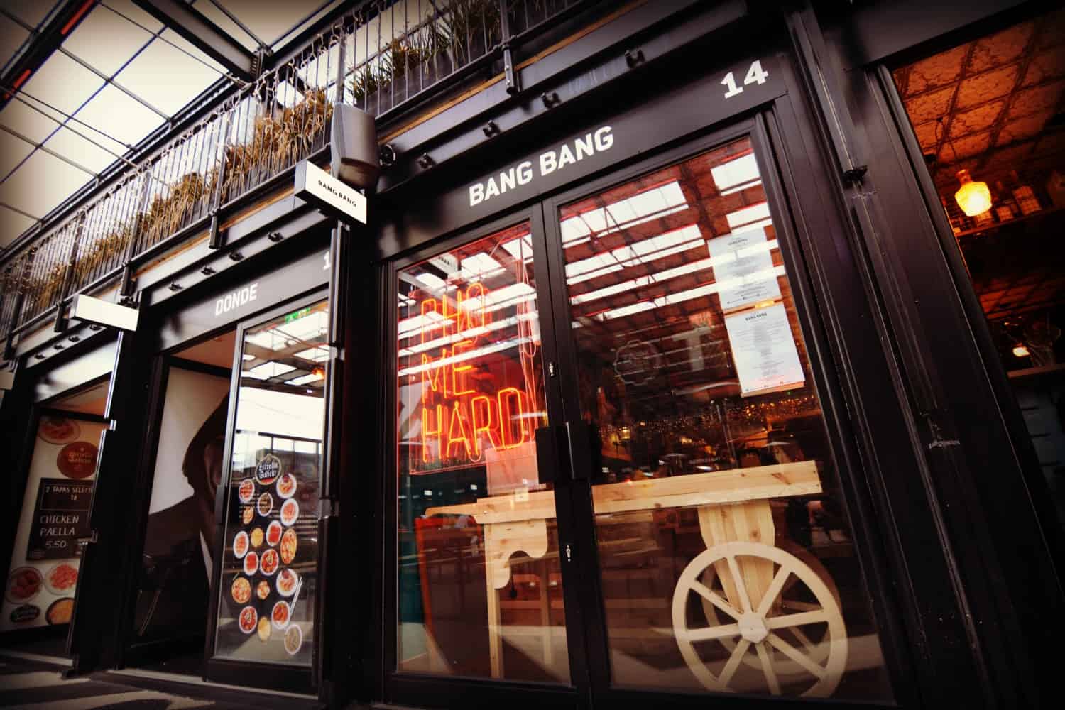 Pop-up shipping container Thai Restaurant - Adaptainer